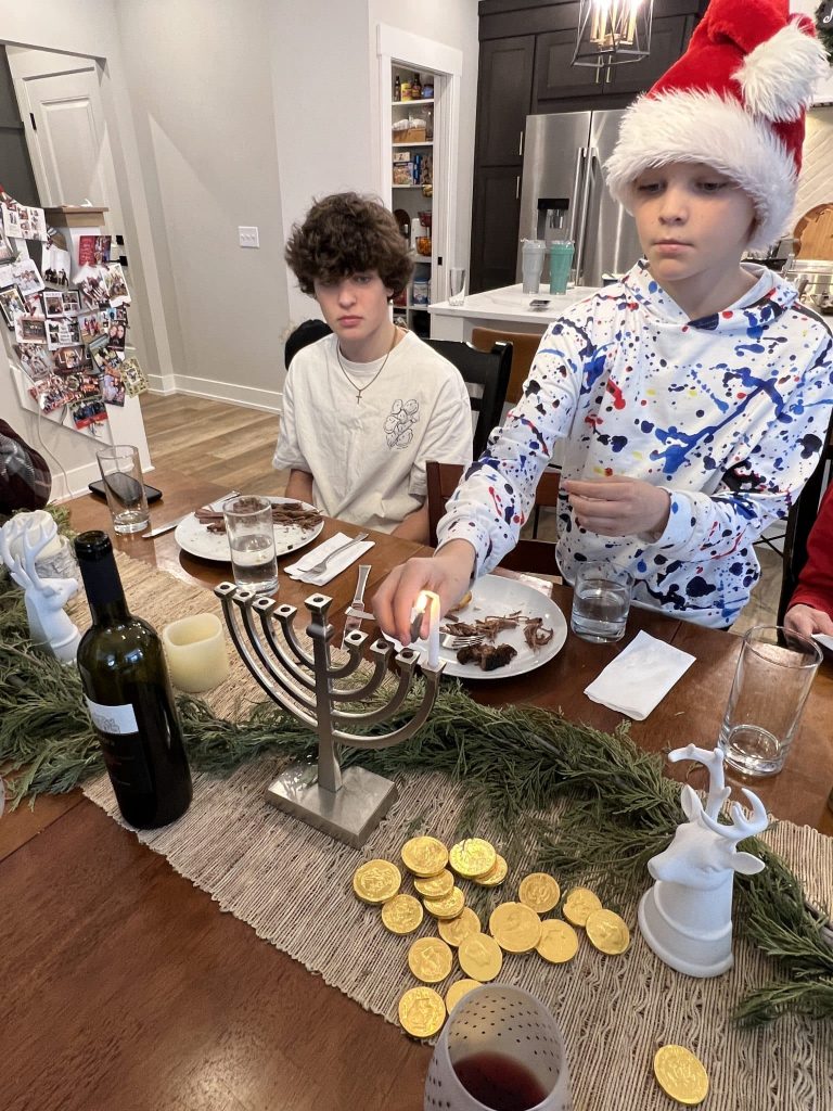 Weekend Wrap-Up with Hanukkah and SNOW! - Stilettos & Diapers